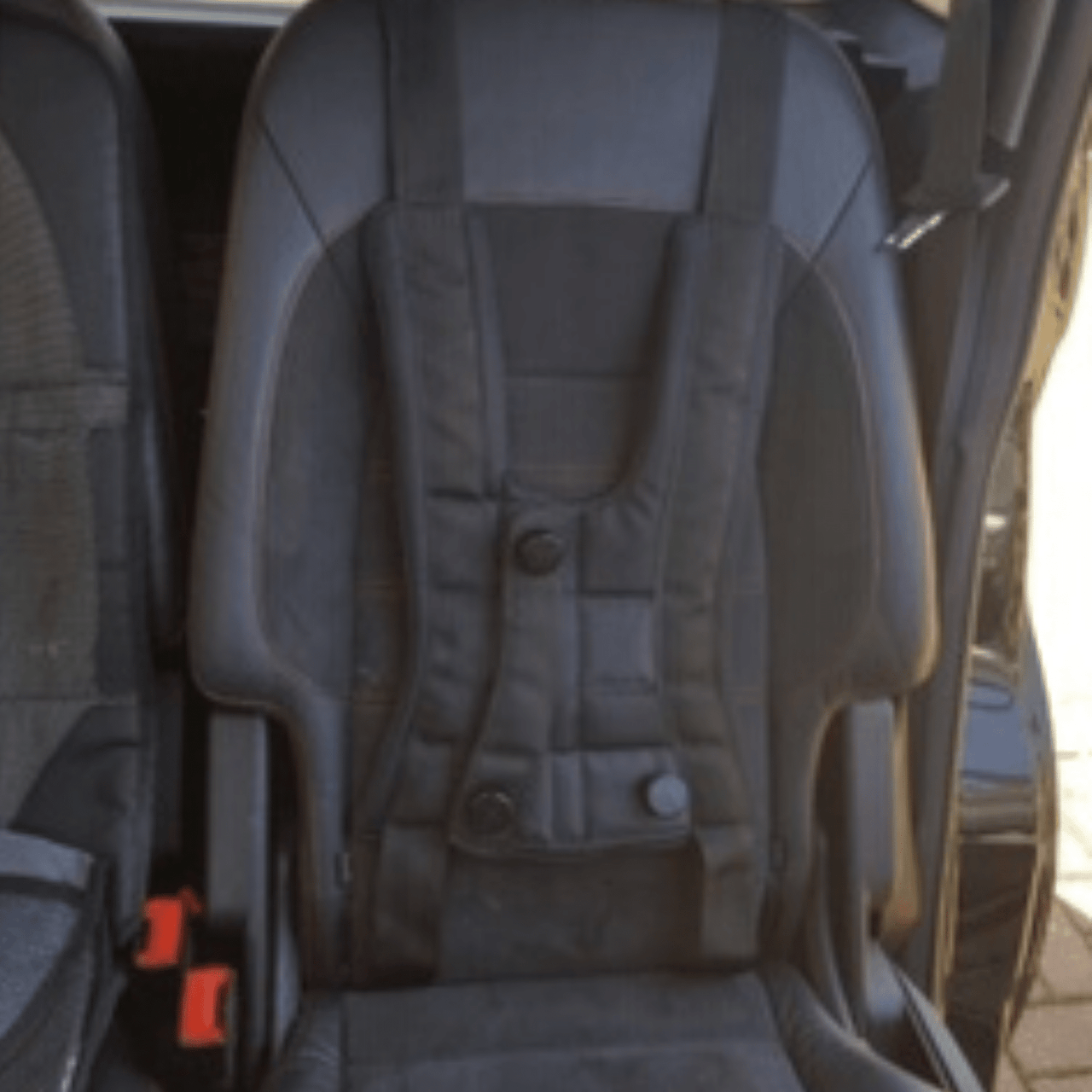 Magnetic Harness – In Car Safety Centre